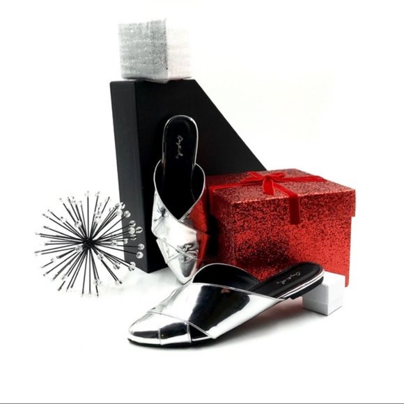 Shoes | Sliver Metallic Slides | Poshmark